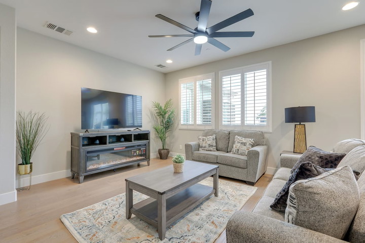 Luxe Roseville Home W/ Pool & Hot Tub! - Granite Bay, CA