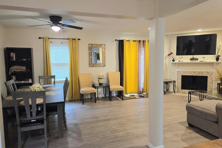 Virginia Beach Townhome Near Town Center, Mount Trashmore Park And Pembroke Mall - Chesapeake, VA
