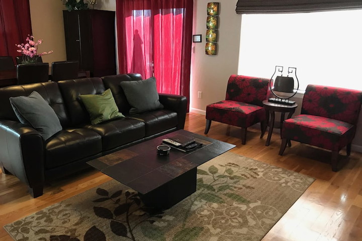 Large Private Carriage-house Retreat With Amazing Views - Medford, OR