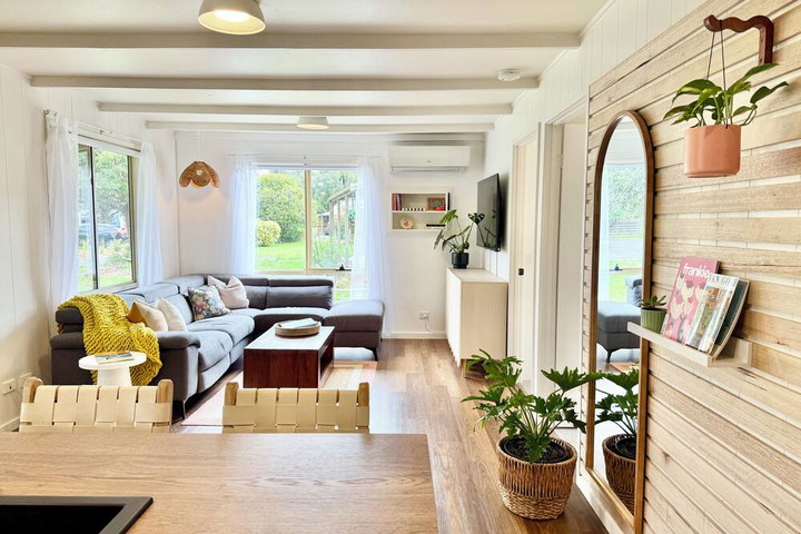 The Salty Grove - A Retro Coastal Cottage - Ocean Grove