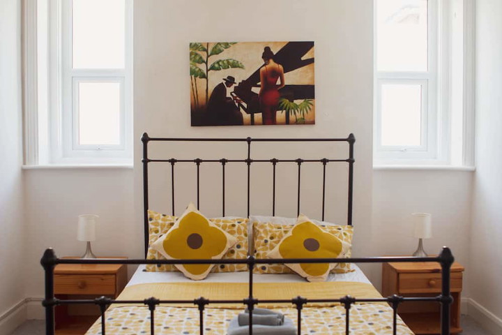 The Courtyard - A House That Sleeps 8 Guests In 3 Bedrooms - Seaford