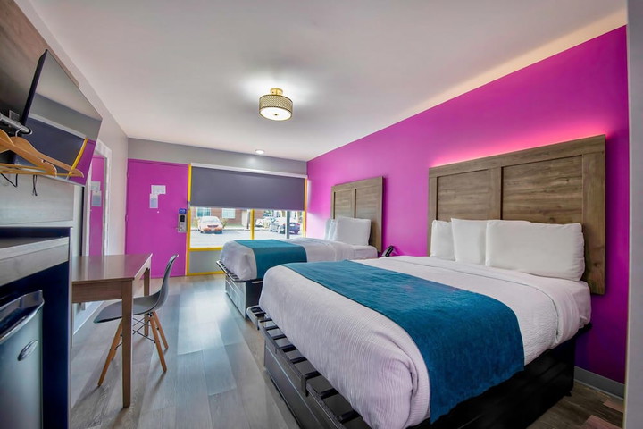 2 Full Beds | Non-smoking - Tuscaloosa, AL