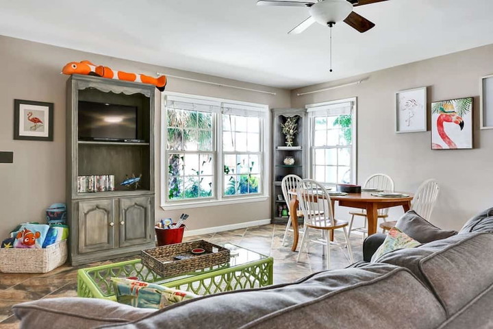Pet-friendly | 2 Blocks To Pier - Kure Beach, NC