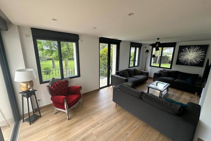 Prestigious Villa - Vias