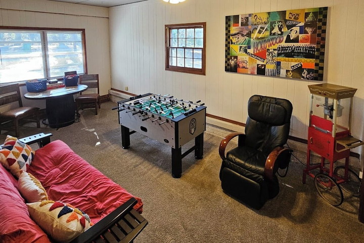 Charming 3-bedroom House With All The Amenities Located In The Heart Of Jackson - Jackson, TN