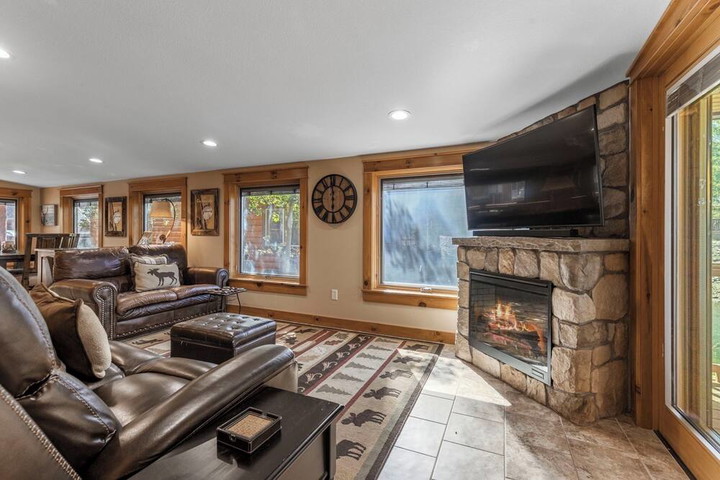 Just Listed "Codi Cabin" 2 Bed 2 Bath On The Swan River 5 Min To Breckenridge - Frisco, CO