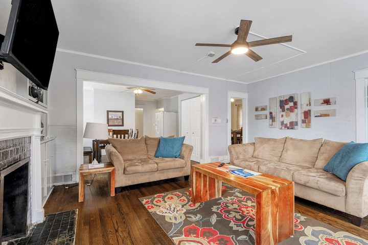 Huge 6-bed 4-bath House In Erie - Perfect For Large Groups Or Families - Erie, PA