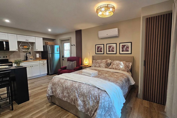 The Coastal Suite - Private Modern Retreat - Titusville, FL