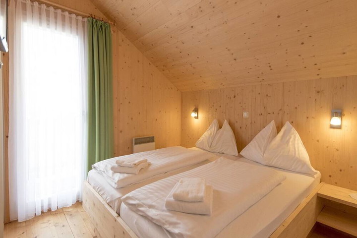 Attractive Chalet With Jacuzzi - Kreischberg