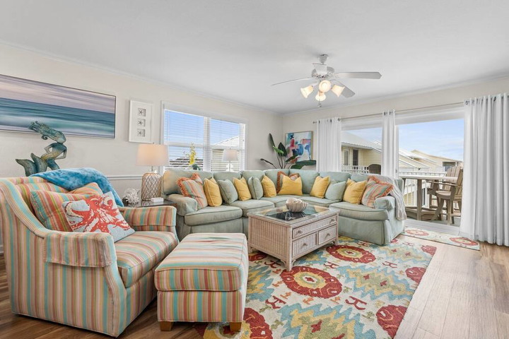Seacliffs Condo W/ Elevator And Community Pool - Cape San Blas, FL
