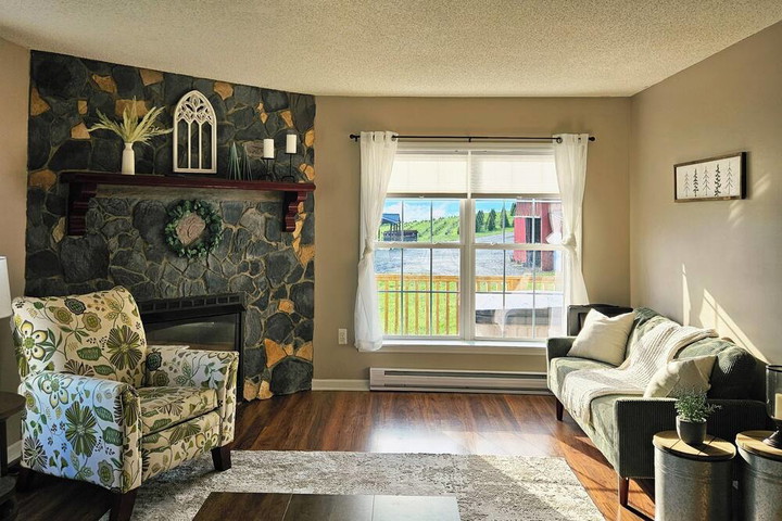 Cozy Country Tree Farm Getaway W/hot Tub, Fireplace & King Size Bed, Sleeps 12 - Middleburg, PA