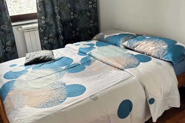 Privates Zimmer Mit Geteiltem Badezimmer - Huy