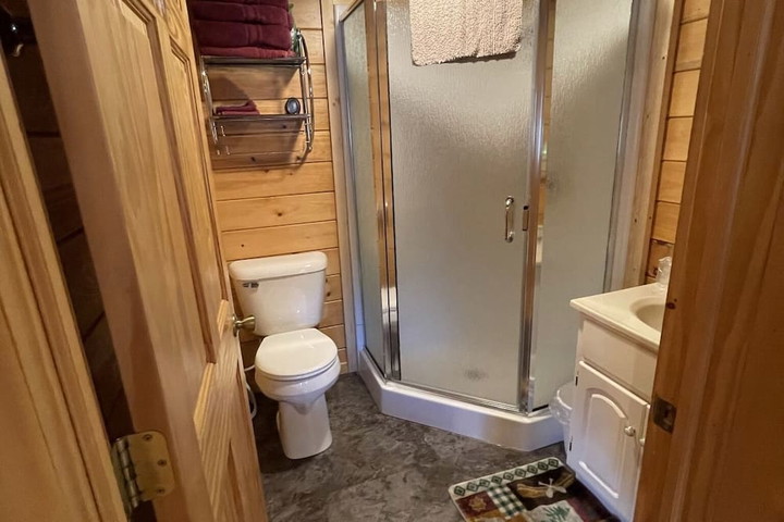 Riverside Retreat - Cozy Cabin #2 - Wisconsin