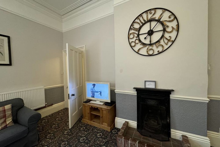 Cosy Self Catering Apartment In Large Victorian Residence - Castleton