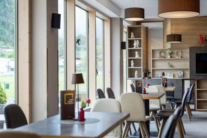 Fünfbettzimmer, Dusche, Wc, Komfort - Jufa Hotel Kaprun - Kaprun
