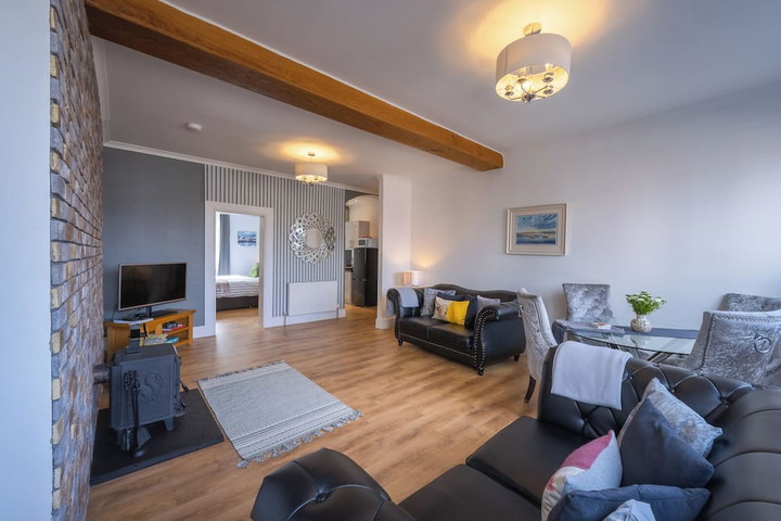 Cosy Former Converted Bank In Heart Of A Busy Working Fishing Village. - Arisaig