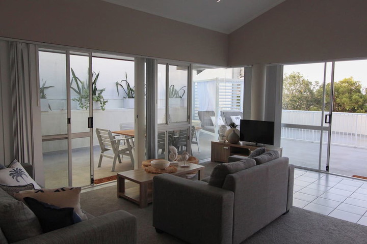 The Beach Deck Cotton Tree | On The Esplanade - Marcoola