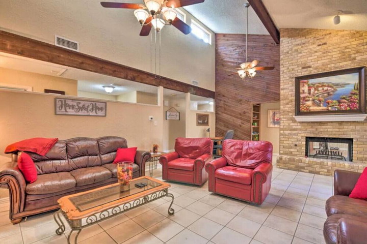 3 Bedroom With A Pool - Grapevine, TX