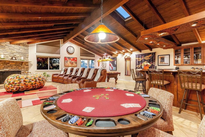 Luxurious 6+ Bedroom 7.5 Bath Nature Retreat In Charming Camarillo - Camarillo, CA