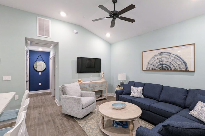 Admiral's Abode - Fully Loaded! Walk To The Beach, Dogs Ok!, Huge Sw Pool! - Corolla, NC