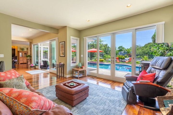 Lakefront Home With Private Pool, Hot Tub, Outdoor Space, Central Ac, & W/d - Annapolis, MD