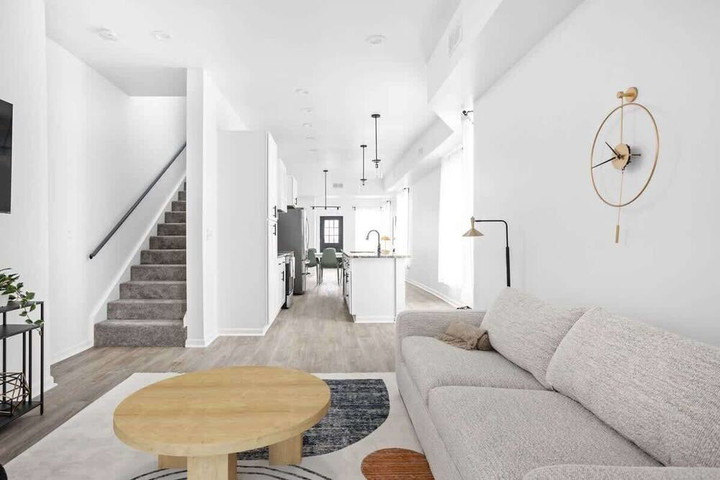 Comfort & Convenience | Beautiful 3br Family Home - Indianápolis, IN