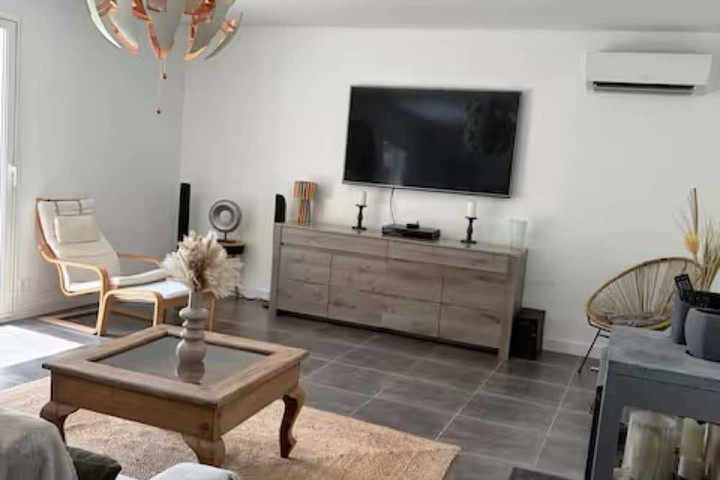 Villa For 9 People With A Pool, Air Conditioning, A Garden, And Private Parking - Castelnau-d'Estrétefonds
