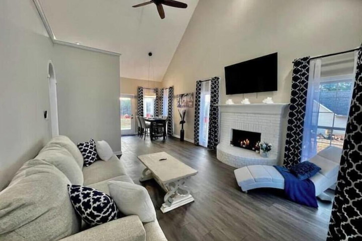 Lake Lanier House 1 - Gainesville, GA