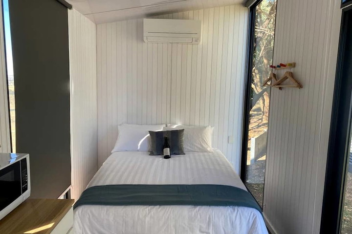 Stunning Tiny House With Fantastic Views In Osbornes Flat, Victoria - Yackandandah