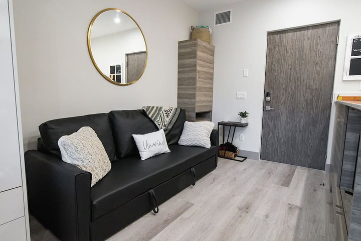 Lake Okanagan Beach Condo W/ Private Buoy, Ac, Heated Outdoor Pool, Patio, Sups - Vernon, BC, Canada