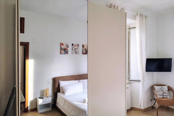 Bright Apartment Near Downtown: Free Parking & Breakfast Included! - Sulmona