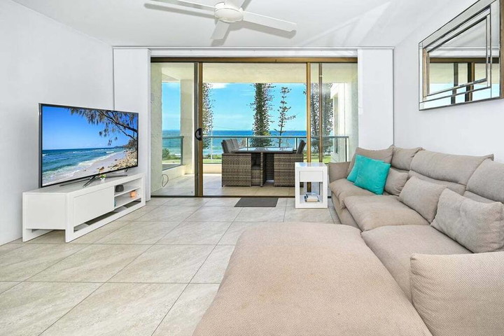 Alex Heads Beachfront Bliss - Alexandra Headland
