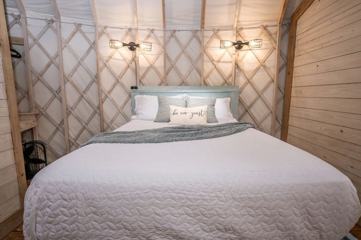 Enchanting Glamping Yurt With Access To The Tranquil Medina River In Bandera, Texas - Bandera, TX