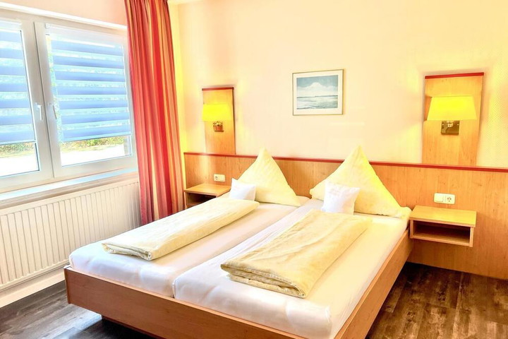 Double Room Incl. Breakfast On The North Sea Coast - Neuharlingersiel