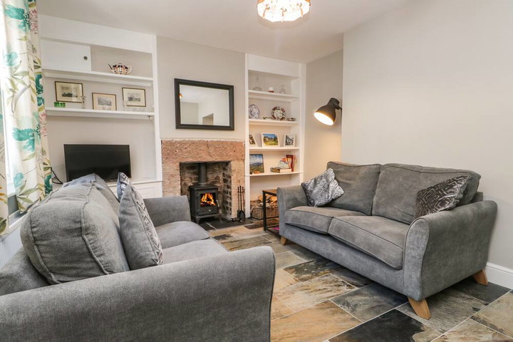 No.2 Waterloo Street, Family Friendly, With Open Fire In Cockermouth - Cockermouth