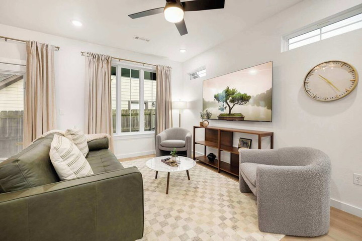Downtown Luxe-easy 0.7 Mi Walk To Dt-new/modern - Rogers, AR