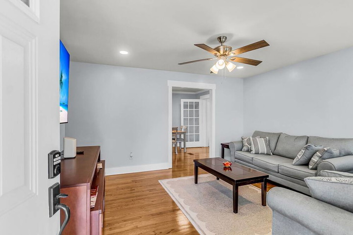 Sleeps 6 | Private Patio | Near Downtown Chs - Summerville, SC