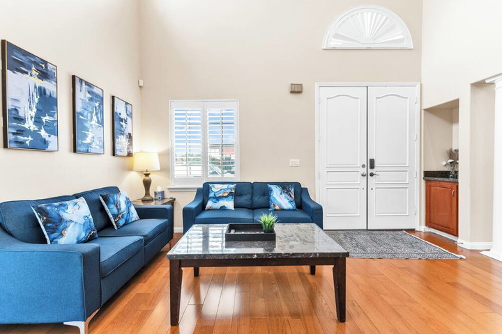 Convenient Located Warming Large 4 Bedroom 3 Bath Home Near Dtla Over 2,100 Sf - El Monte, CA