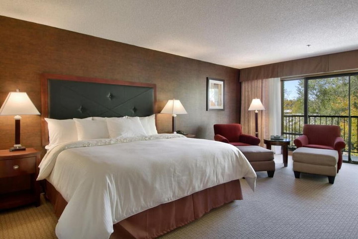 Rare Find Outdoor Pool, Parking, Pets Allowed, Close To Johnny Appleseed Park! - Elko