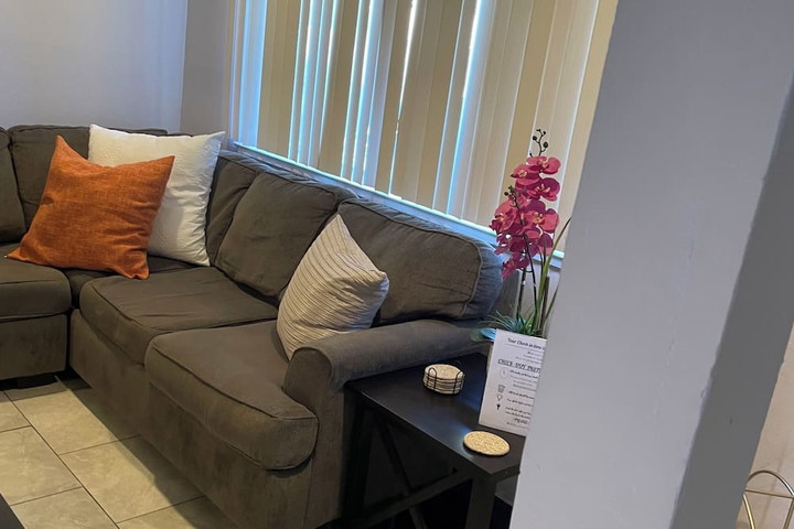 Charming 3-bedroom Townhome In Delightful South Sacramento With Ac, Wifi - Elk Grove, CA