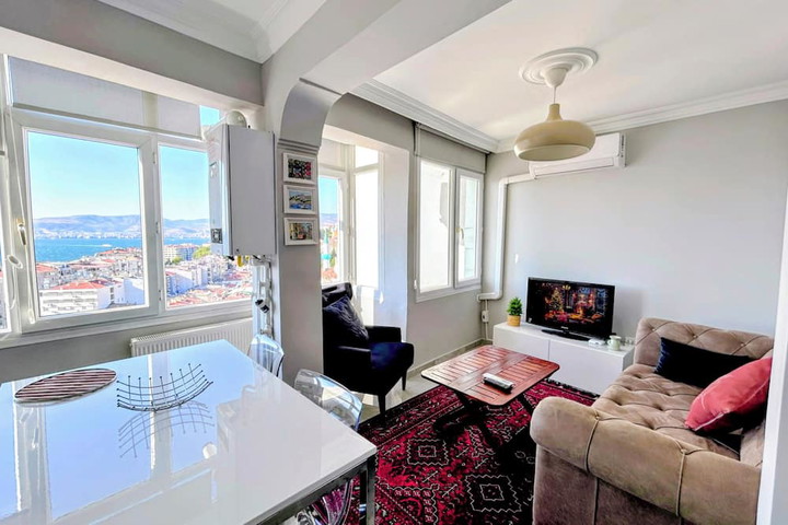 Renovated Comfy Apartment With Unique Sea View - İzmir