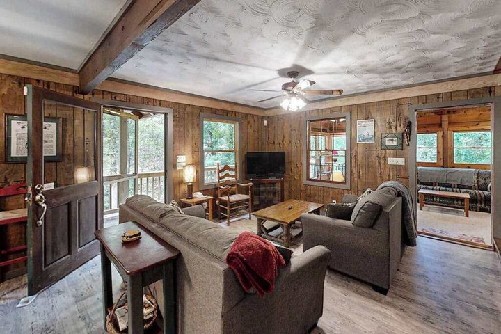 Alarka's Lure - Bryson City, NC