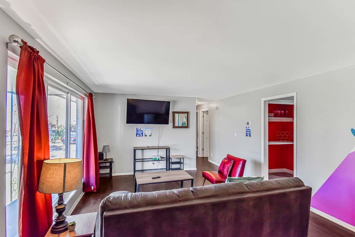 Expansive Centennial Home With Spacious Yard & Parking - Highlands Ranch, CO