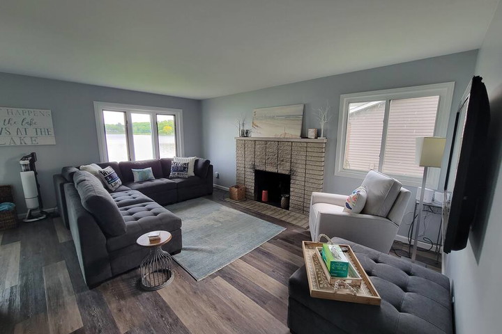 Newly Renovated 3 Bedroom Lakefront Home On All-sports Crooked Lake! - Howell, MI