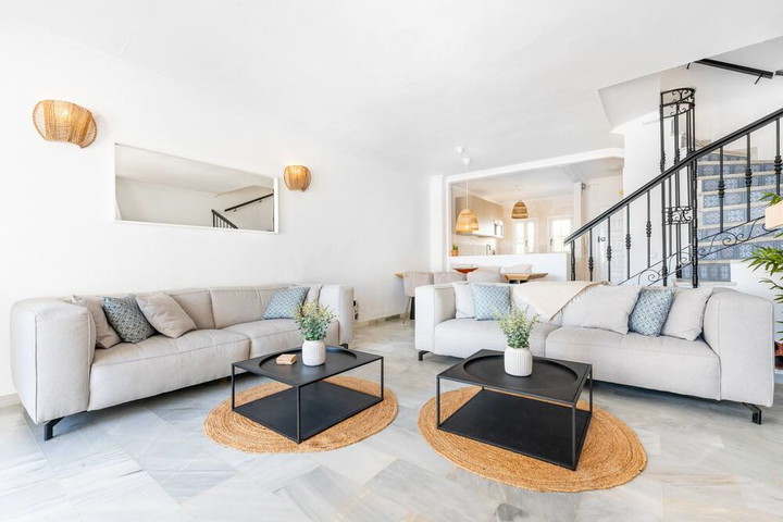 Casa De La Buena Vida | Adosado De 3 Dormitorios Con Vistas Al Mar - Fuengirola