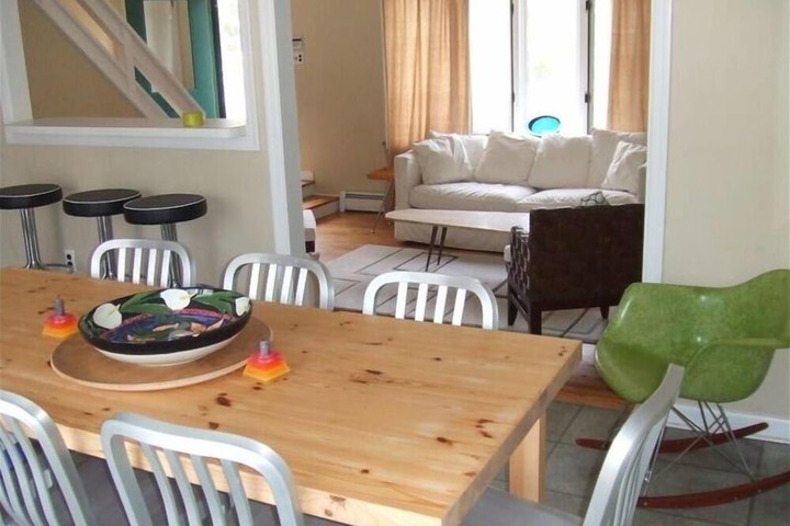 Beautiful Private 4 Br, Heated Pool. Close To Everything! - East Hampton, NY