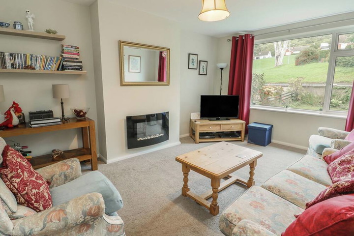 Awelon, Pet Friendly, Country Holiday Cottage In Rhos-on-sea - Gwynedd