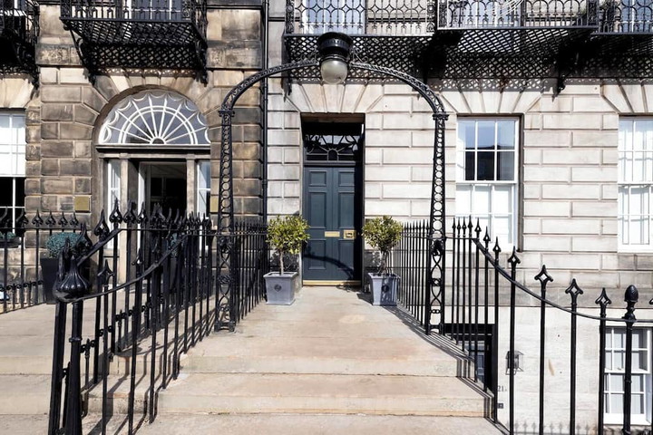Stunning 4 Bedroom Townhouse In Central Edinburgh With Garden & Private Parking - Edinburgh