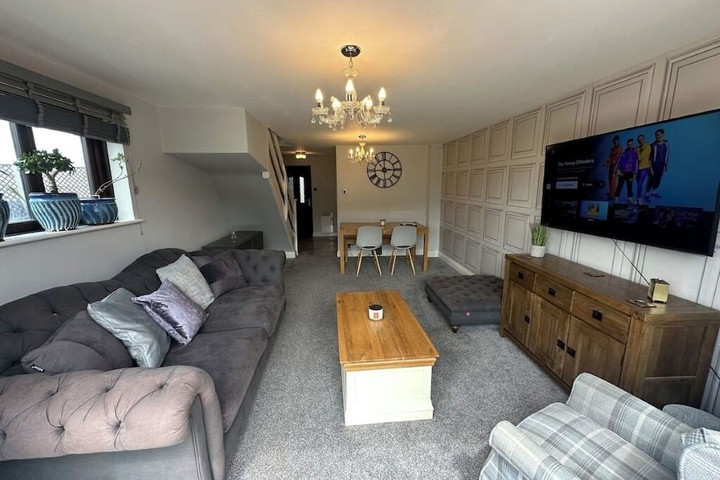 Modern 2-bedroom House With Spacious Large Garden In Beautiful Westbury - Warminster