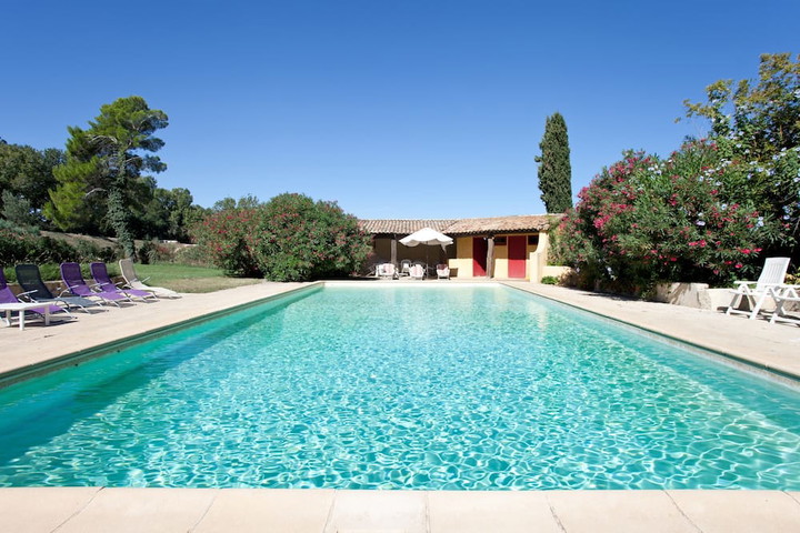 Maison De Vacances 'Gauguin' Avec Piscine Partagée, Wi-fi Et Climatisation - Bellegarde